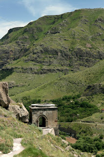 World Hitchhiking: Post #23 : Vardzia (Georgia)