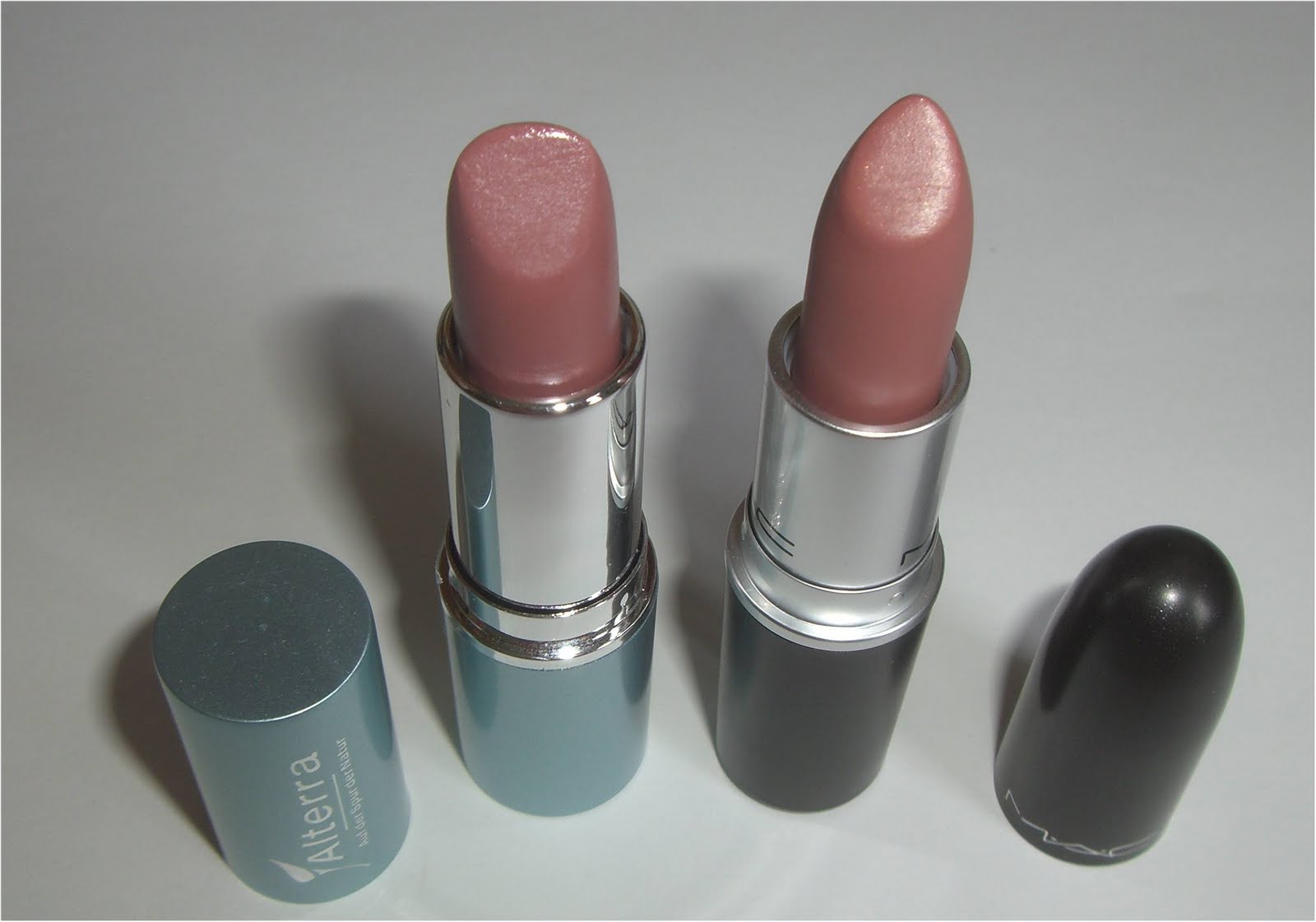 Schnis Beauty Blog Almost Dupe Mac Hug Me