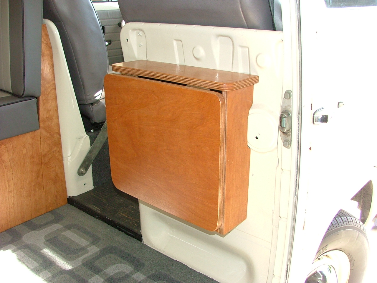 VW Bus Project - Some new life for an old Bulli!: Seat Back Table