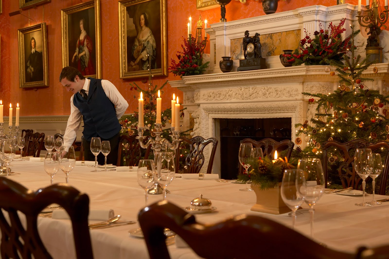 CONNECTIONS: FESTIVE EXPERIENCES AT A STATELY HOME