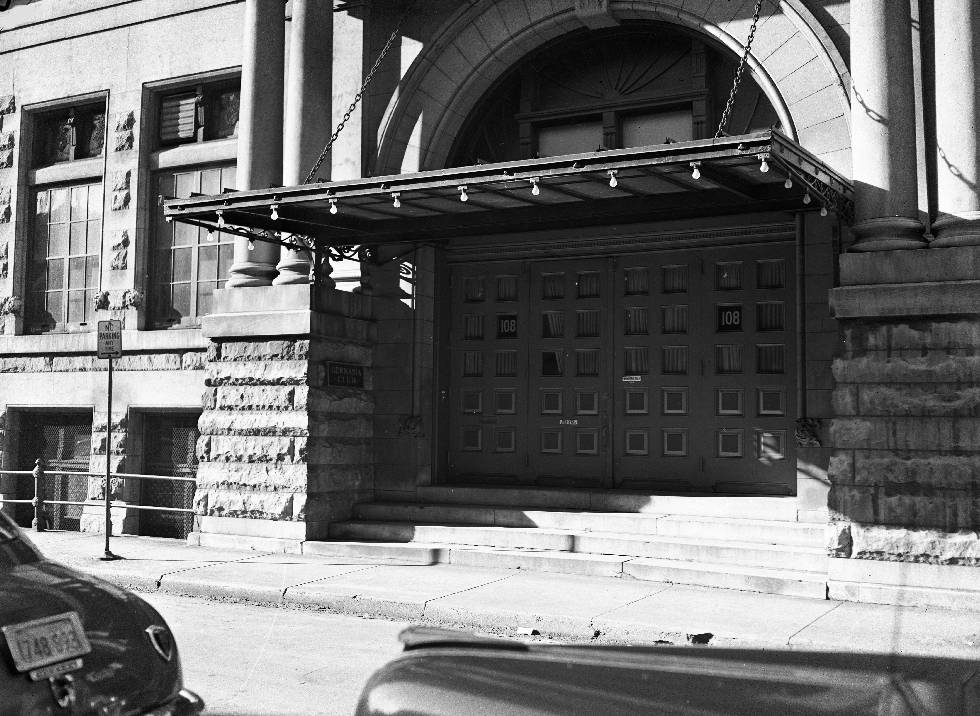 CHUCKMAN'S COLLECTION (CHICAGO POSTCARDS) VOLUME 12: February 2011