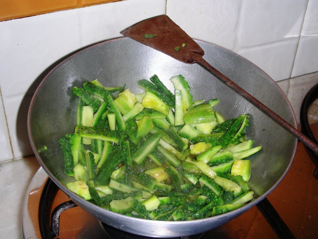 COOKING AND RECIPES: UCHHE (KARELA) CHA-CHADI WITH POTATO AND BODI AND ...