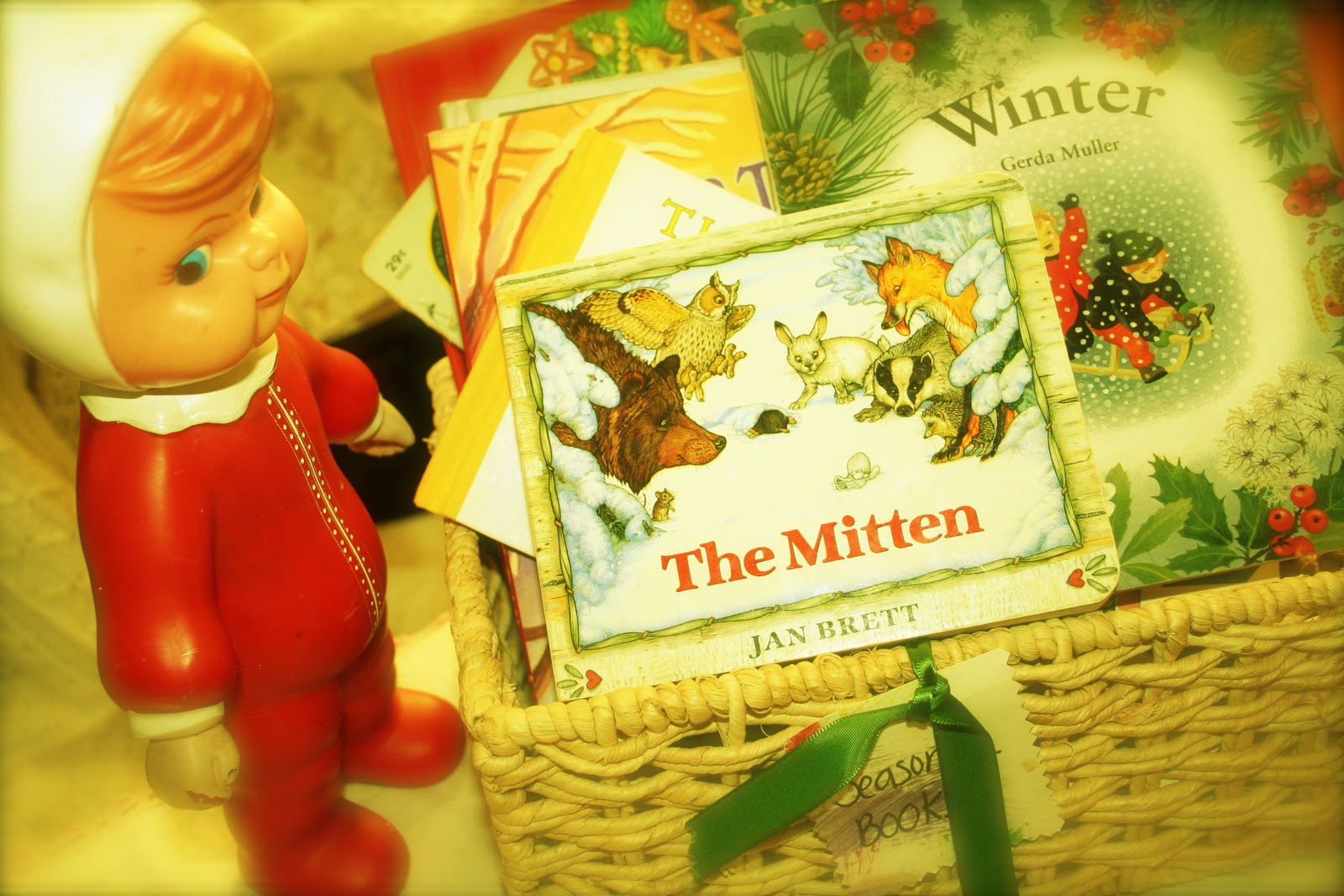 Little Bird by FuNkY MoMmY: Our Vintage Elf on The Shelf and a Contest!
