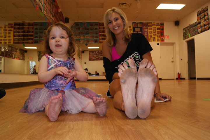 Munchkin s Milestones How Do Happy Feet Say Thank You Munchkin s Milestones How Do Happy Feet Say Thank You