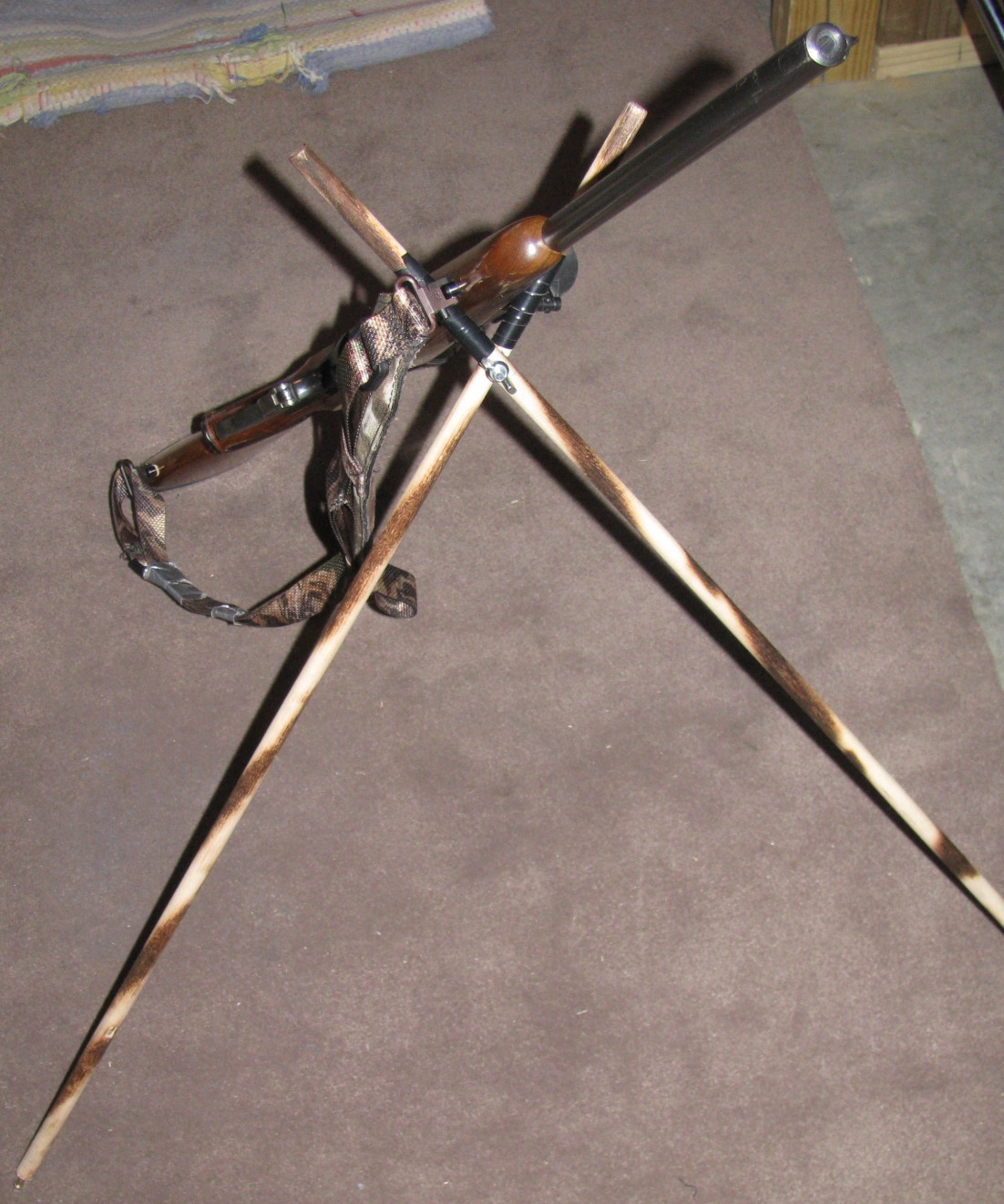 The Coonhunters Club: Shooting sticks