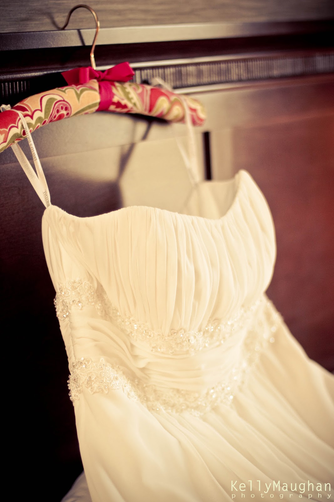 Tradewind Tiaras: Fabulous Products: Pretty Hangers For That Perfect Gown