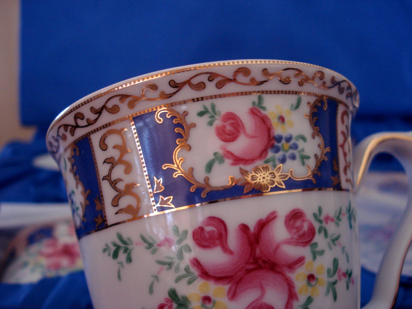 Farmgirl July Favorites: Burberry, Aveda, YSL, Hourglass, Revlon ...