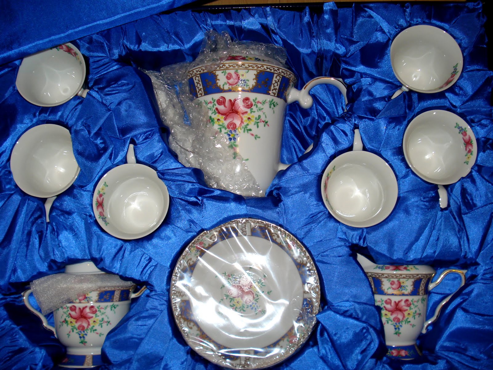 Farmgirl July Favorites: Burberry, Aveda, YSL, Hourglass, Revlon ...