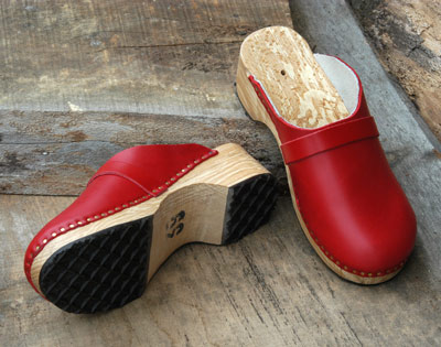 The Glass Mountain: a question of clogs