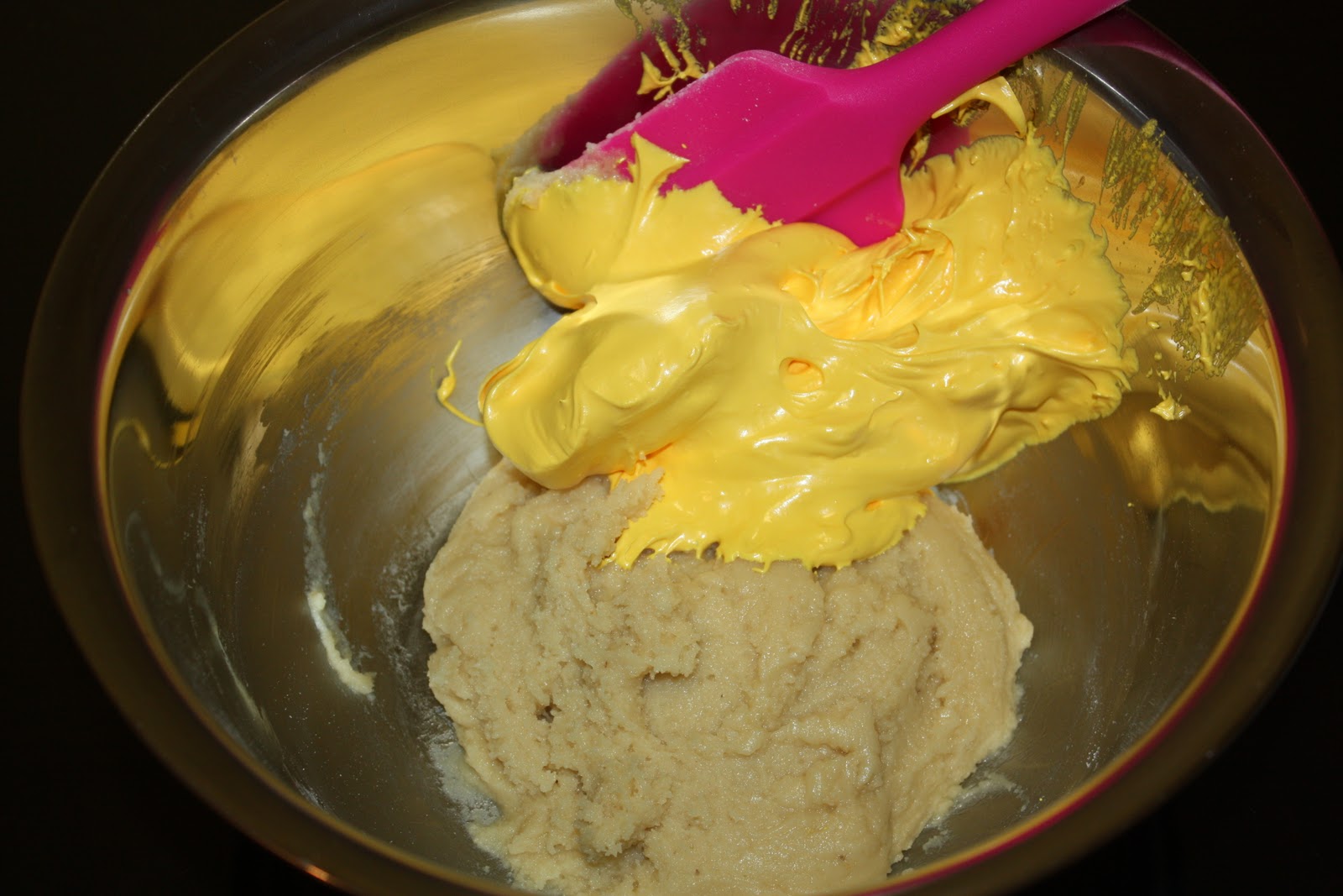 LADYMACARON20TEN: Passionfruit Macaron Shells