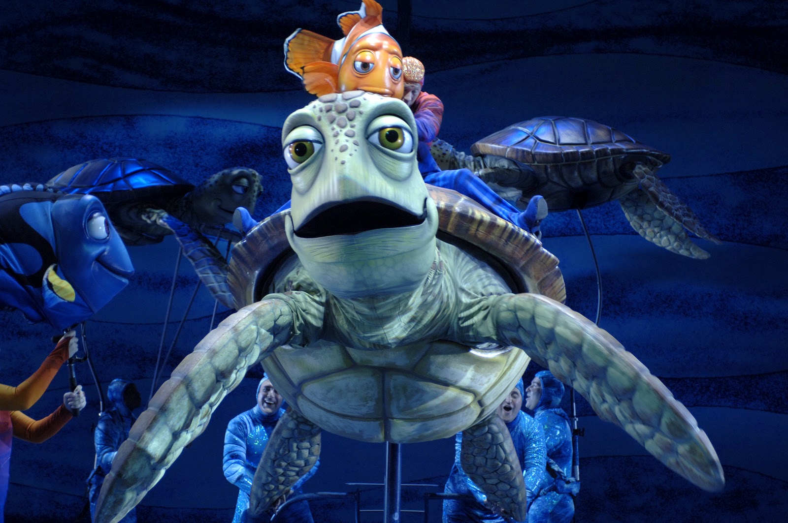 Finding Nemo The Musical - Making a "splash" on stage in a live ...