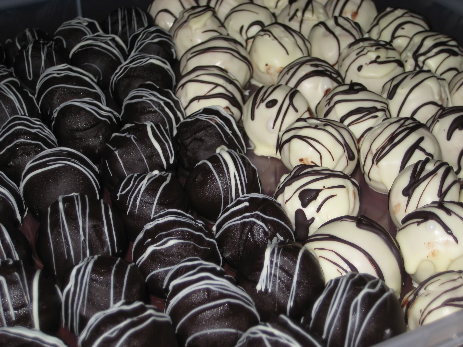 Cathode Recipes: Cats White Rum Balls