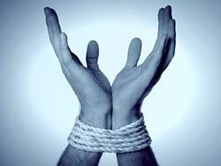 Caminando con Jesús: El hombre que tenía las manos atadas