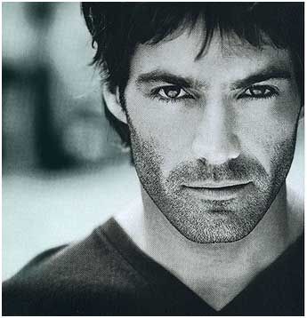 Memes Kpop: Tommy Dunster entra al elenco “Casi Angeles”