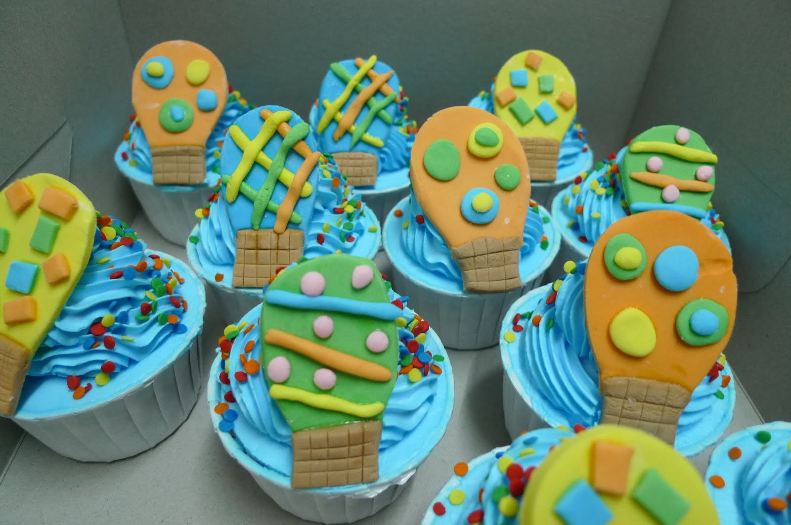 Hot Air Balloon Cupcakes