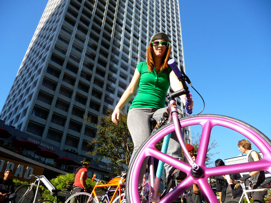 FARFAST: Fixie Girls