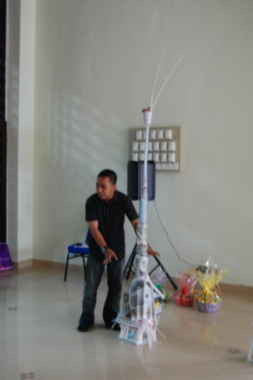 Mencari Sebuah Destinasi.: Bangunan Kertas Vs Bangunan Plastik