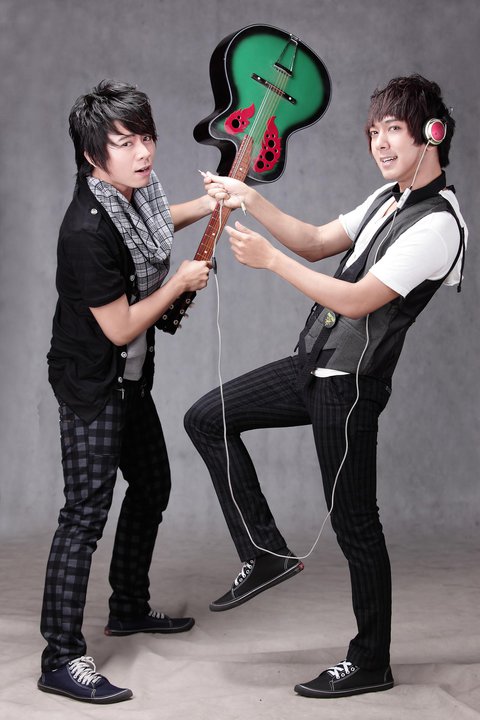 M y a n m a r H u n k s: Aung Thiha and Si Thu (2)