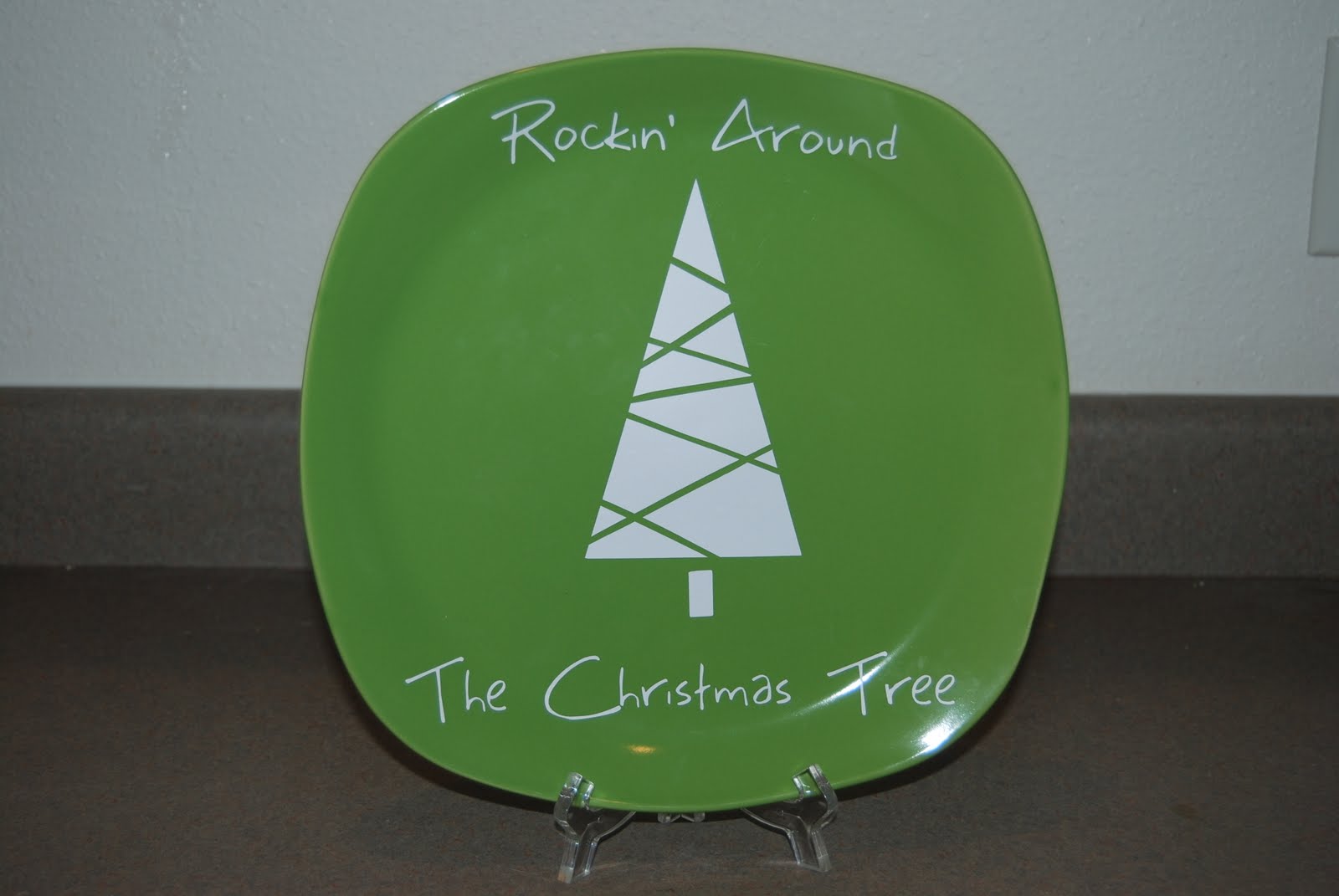 Nap Time Crafts: Christmas Vinyl Plates
