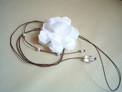 Belle Artes: Colares - Flor de Tecido