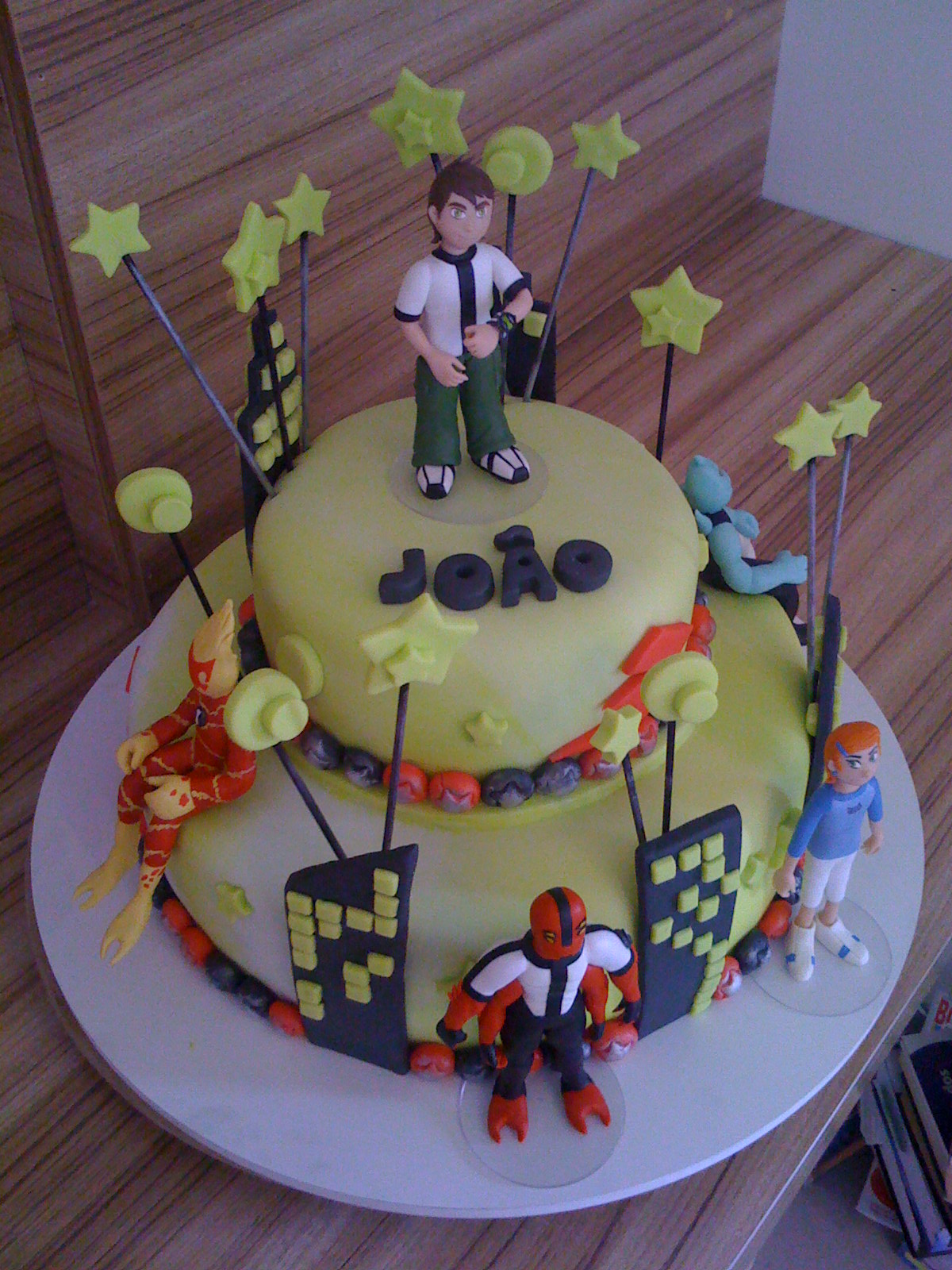 Fabíola Martins - Cake Designer: Bolo Ben10