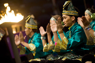 Kelate Ori Blog: BUDAYA: ASAL USUL DIKIR BARAT