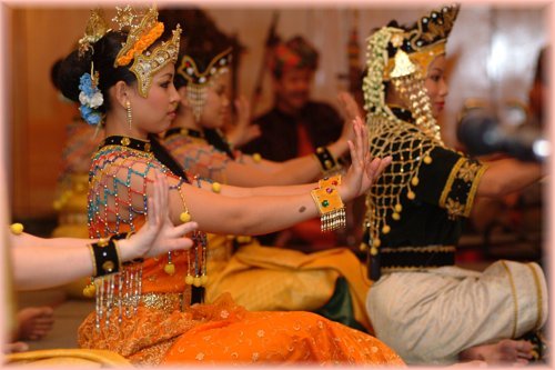 Kelate Ori Blog: BUDAYA: MAK YONG