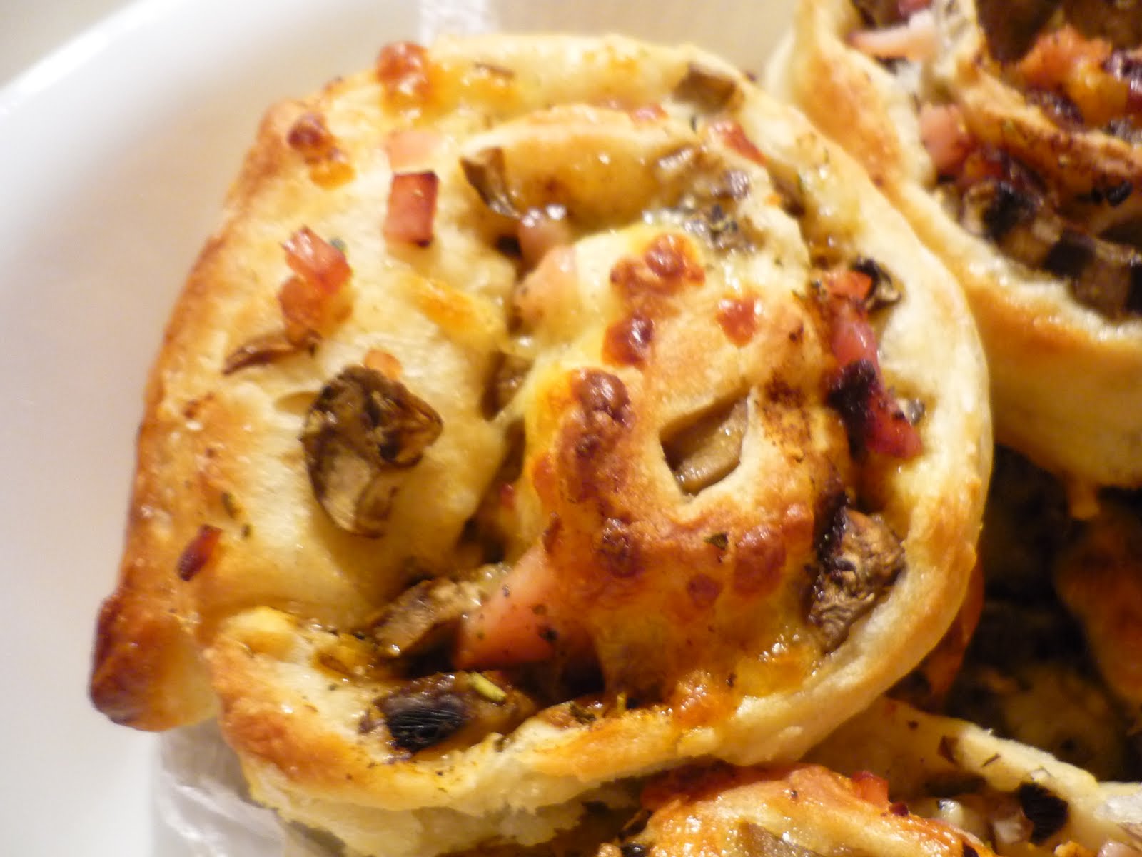 P's Kitchen Adventures: Savoury Scroll