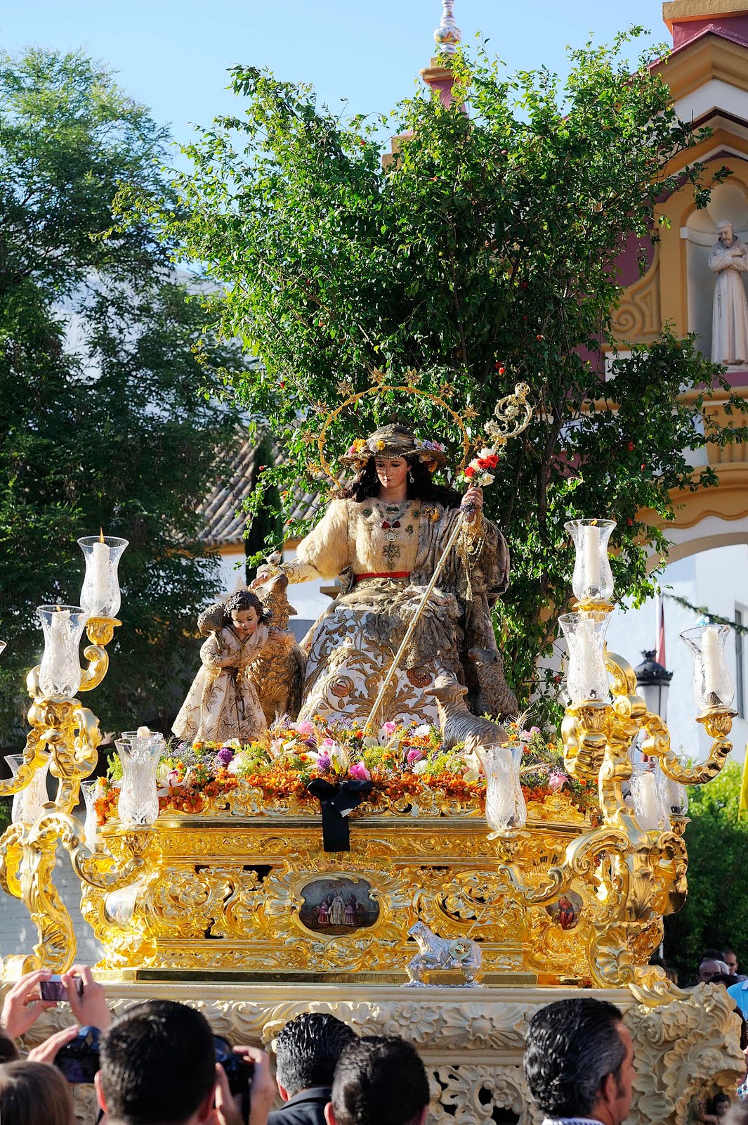SEVILLA A TRAVES DE UN OBJETIVO: PROCESION DE LA DIVINA PASTORA