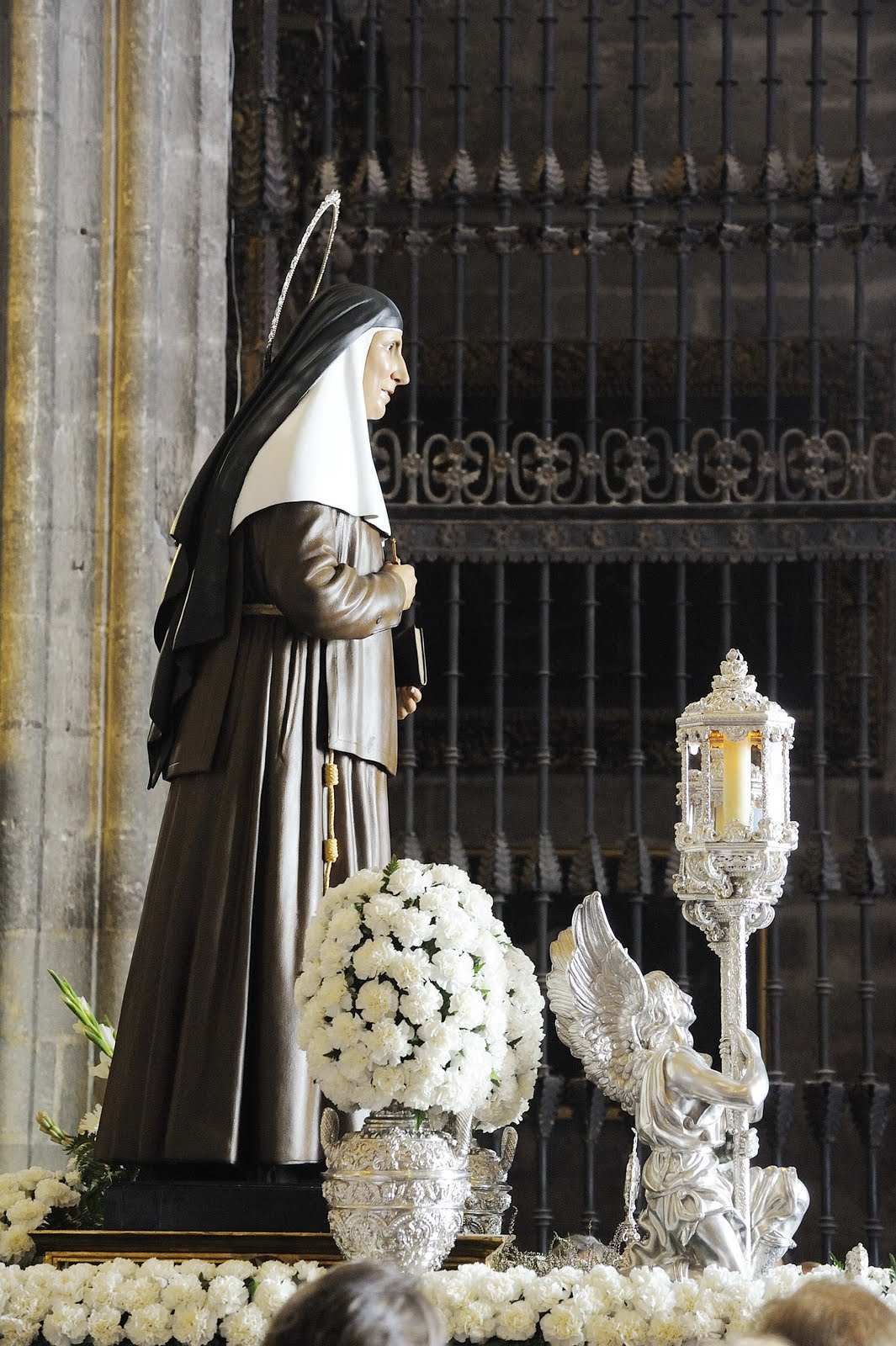 SEVILLA A TRAVES DE UN OBJETIVO: PROCESION DE MADRE MARIA PURISIMA