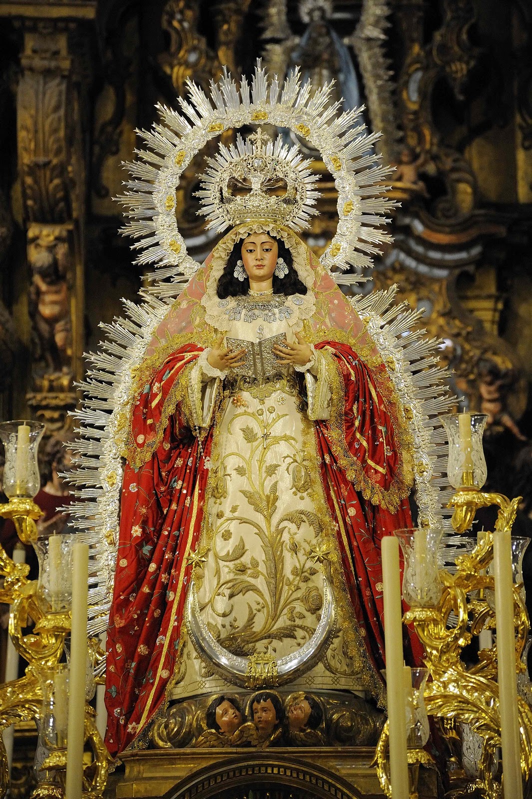 SEVILLA A TRAVES DE UN OBJETIVO: TRIDUO A LA VIRGEN DE LA ENCARNACION