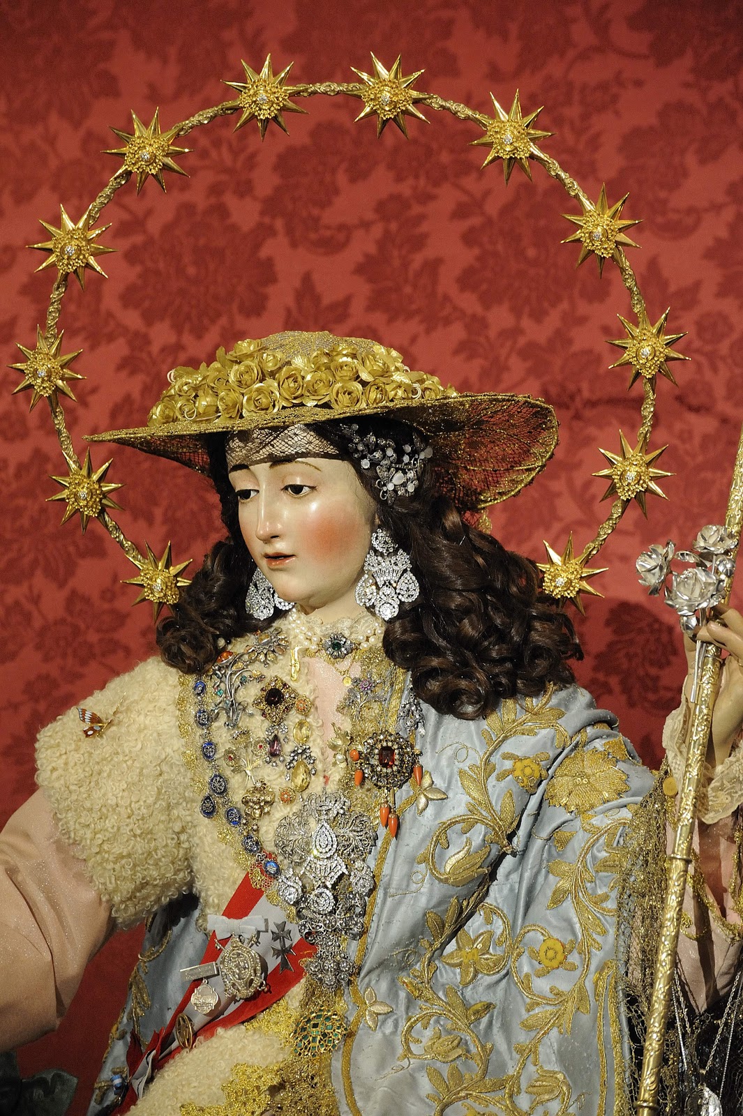 SEVILLA A TRAVES DE UN OBJETIVO: BESAMANOS A LA DIVINA PASTORA