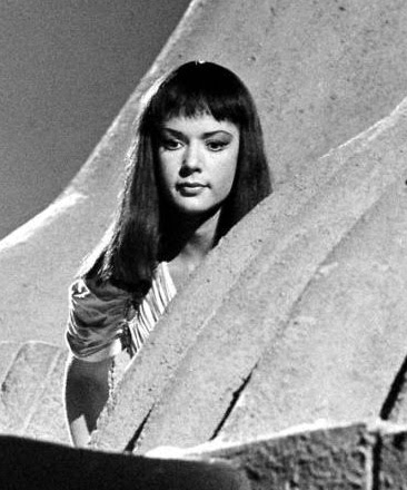Starlet Showcase: 1959 Queen of the Nile (on TV)