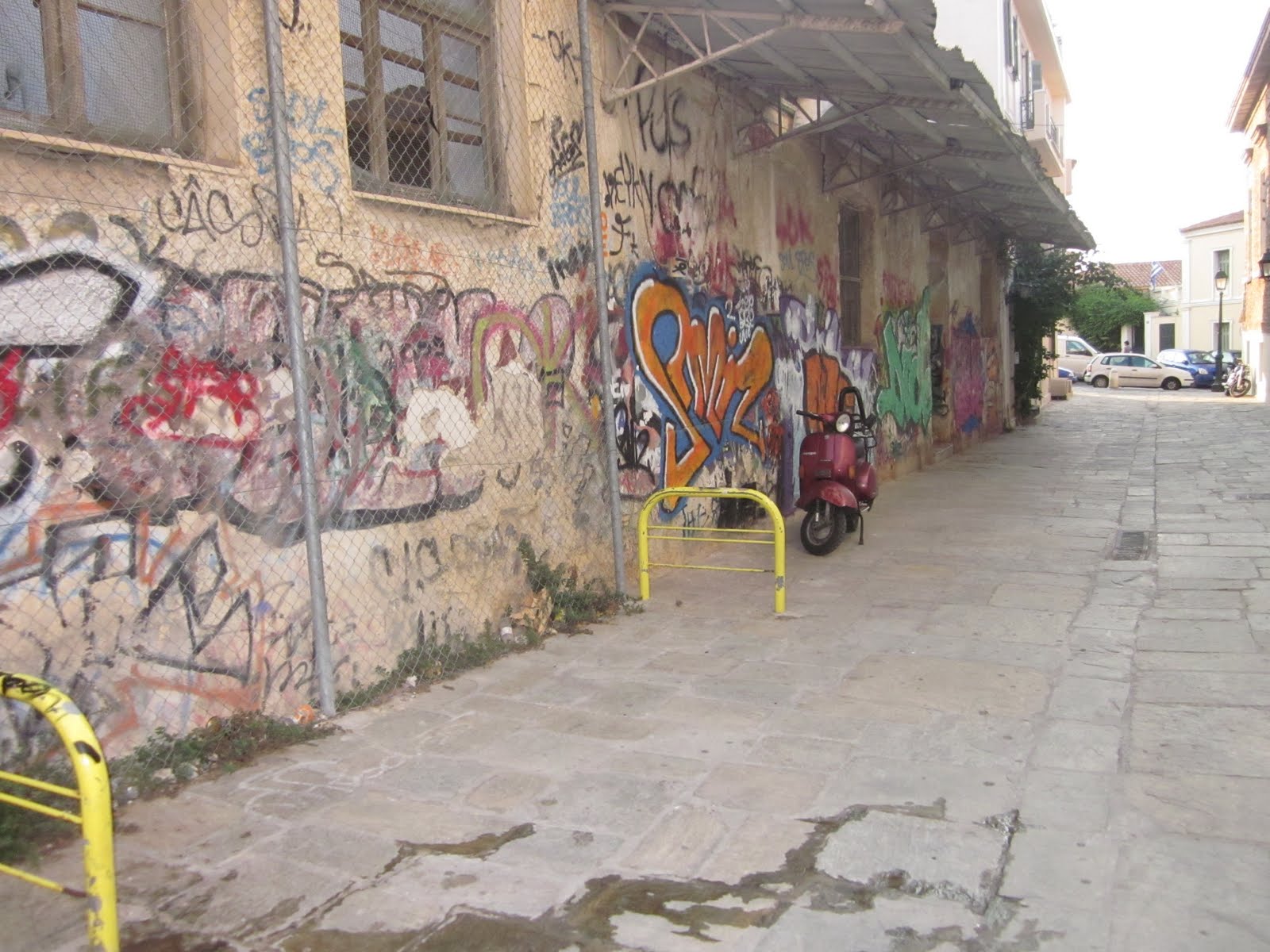Souvenir Chronicles: GREEK GRAFFITI