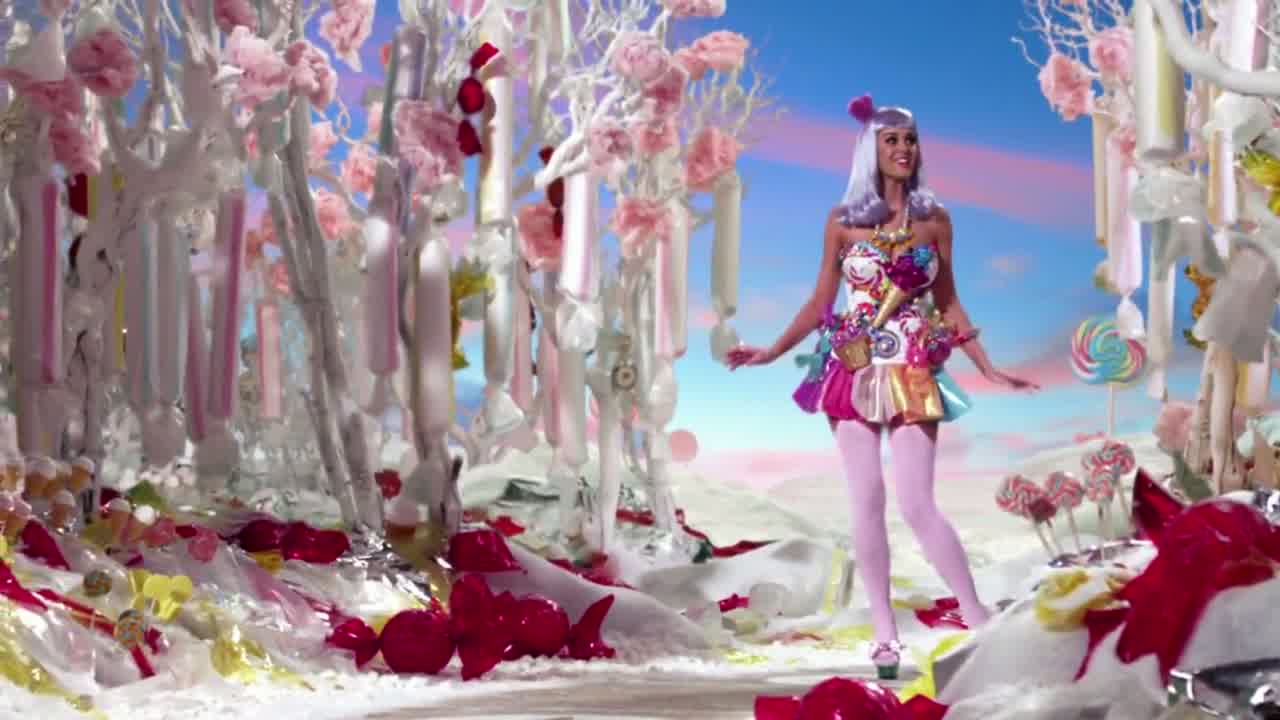 Adored and Abhorred: Alice in Candyland Fashion Recap