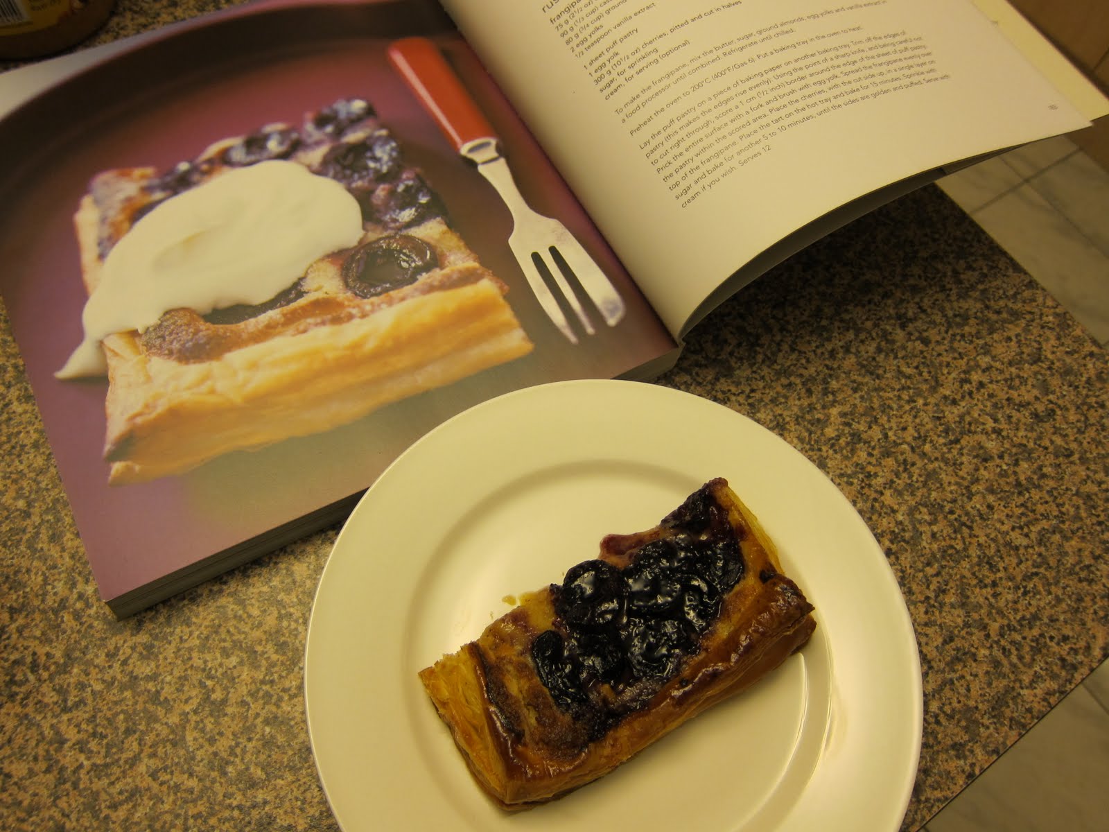 panda & cakes: rustic cherry tart