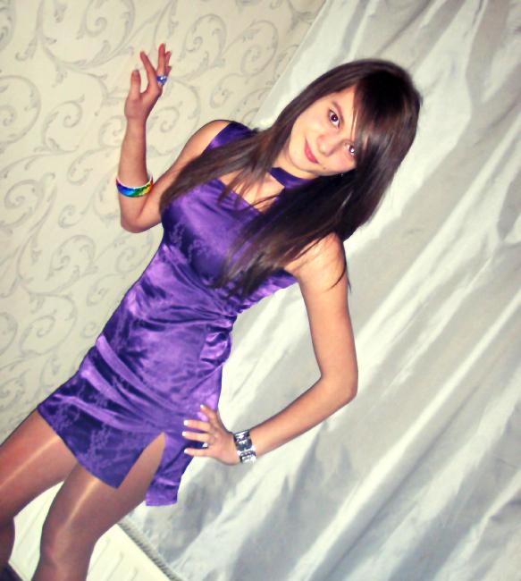 Femei si fete cu picioare sexi si in strampi