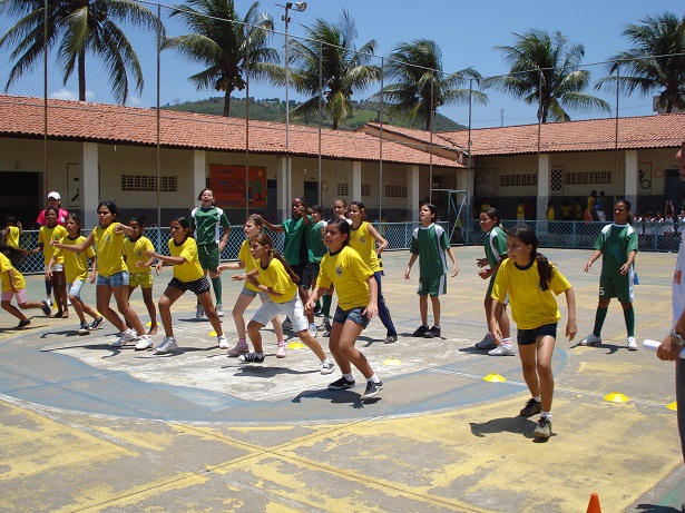 SELO UNICEF MUNICÍPIO APROVADO - EDIÇÃO 2013 - 2016: ALUNAS VIBRAM COM ...