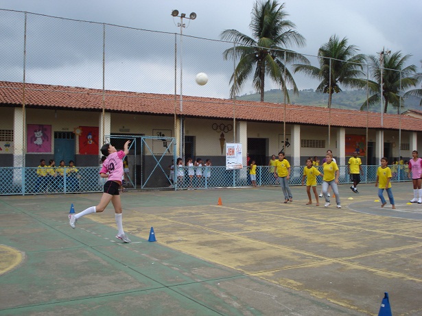 SELO UNICEF MUNICÍPIO APROVADO - EDIÇÃO 2013 - 2016: ALUNAS VIBRAM COM ...