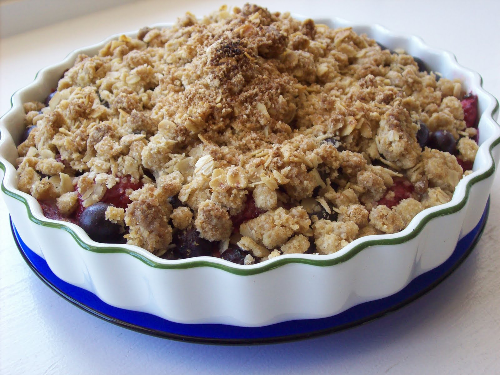 red or green?: strawberry & blueberry crisp...red or green? style
