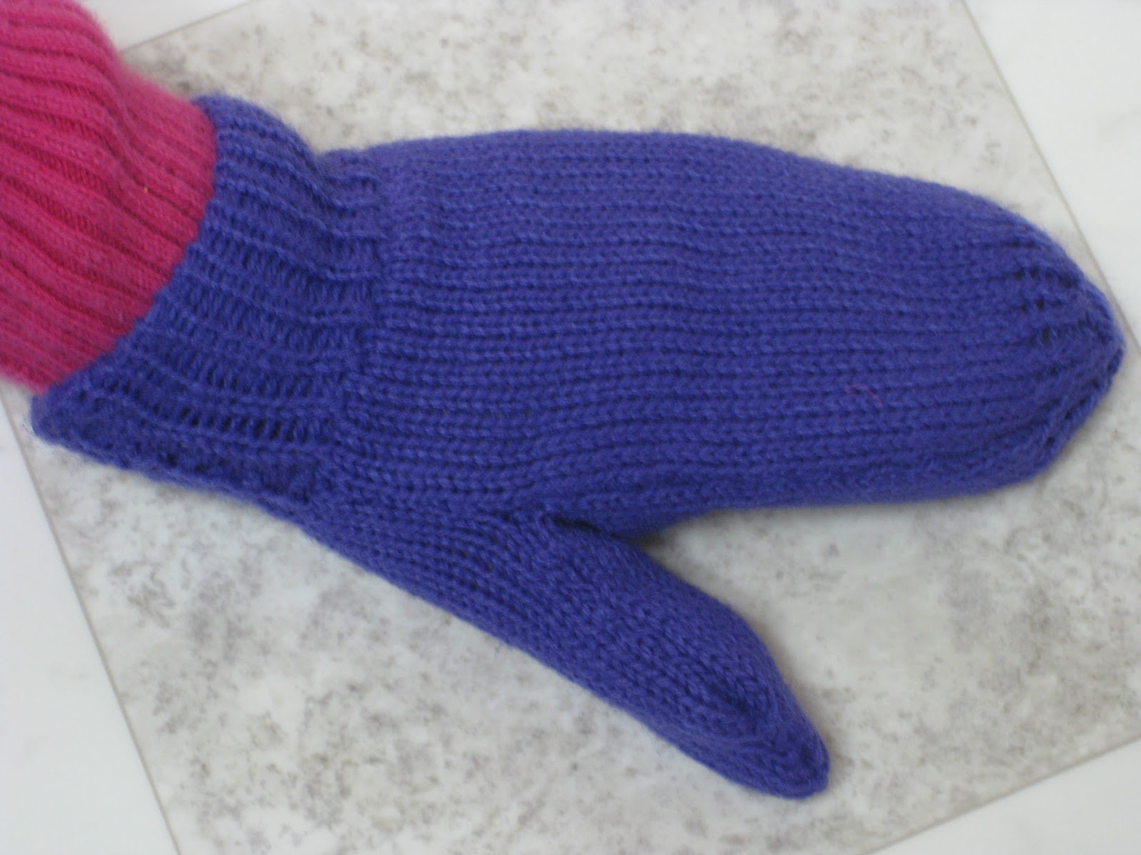 Machine Knitting Fun: Machine Knit Mittens