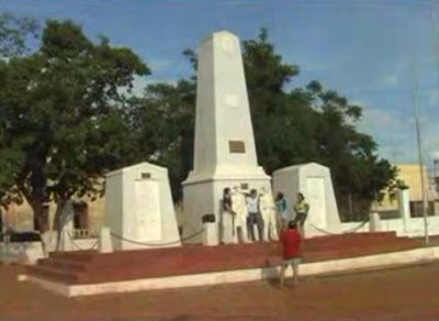 CONCEPCION DEL PARAGUAY: Monumento a "Nanawa" en el Puerto.