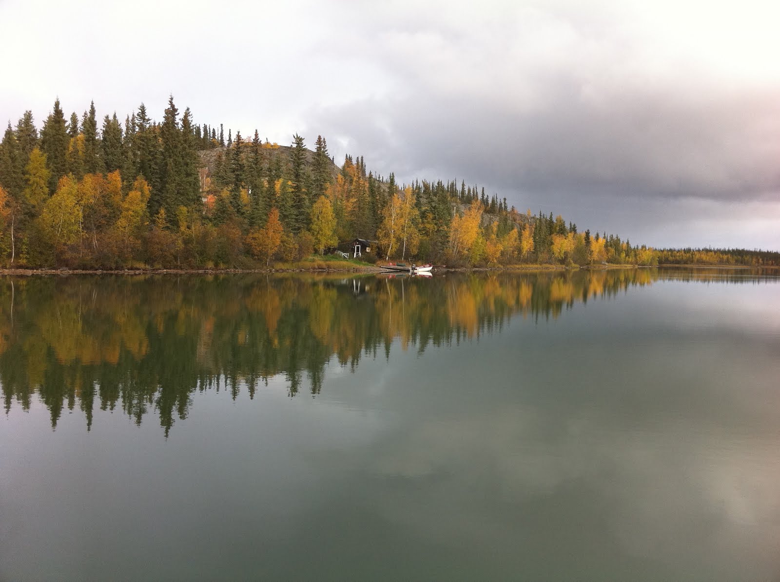 Alpenglo Local: Autumn comes to the Ingraham Trail