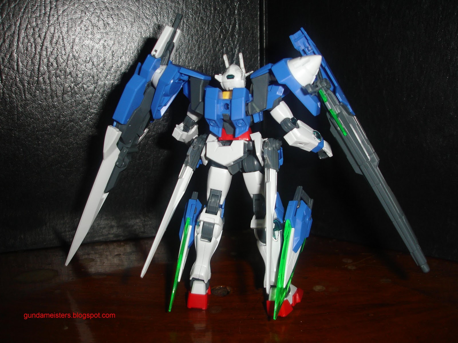 Gundam Meisters: Review: HG 1/144 Gundam 00 Seven Sword G