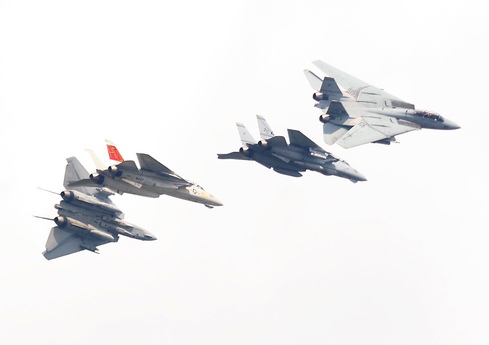 AIR SPACE TECH: F-14 Tomcat