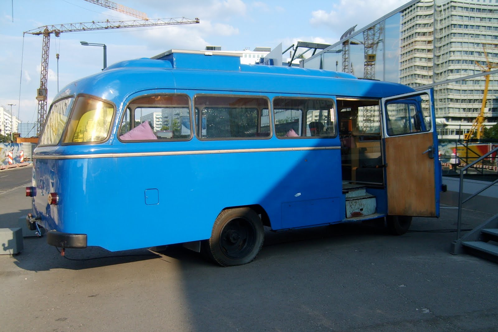 Say No To FACION!: BERLIN: The Crapped-out 70s Bus