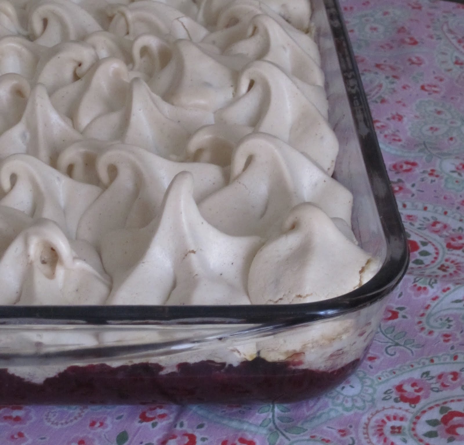 Une irrésistible envie de ...: Gratin de Fruits Rouges Meringué