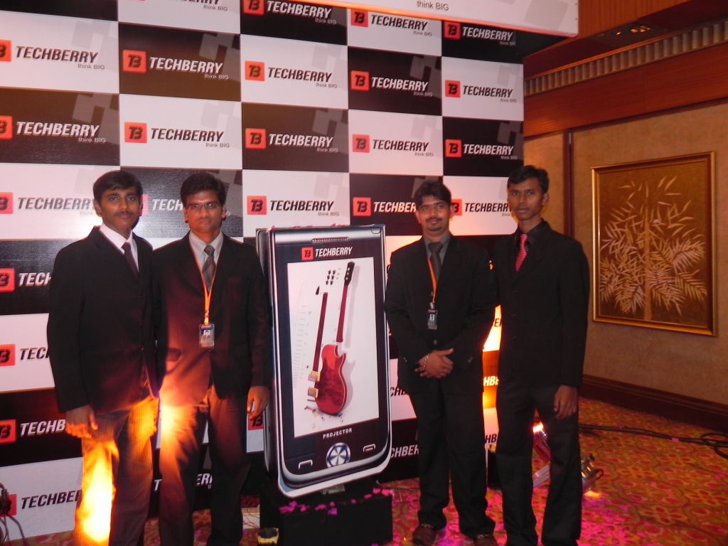 Techberry Mobiles: The India's first projector mobile got launched on ...