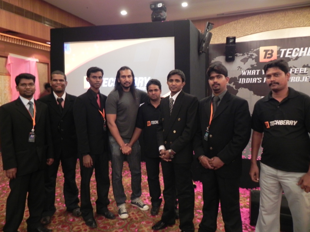 Techberry Mobiles: The India's first projector mobile got launched on ...