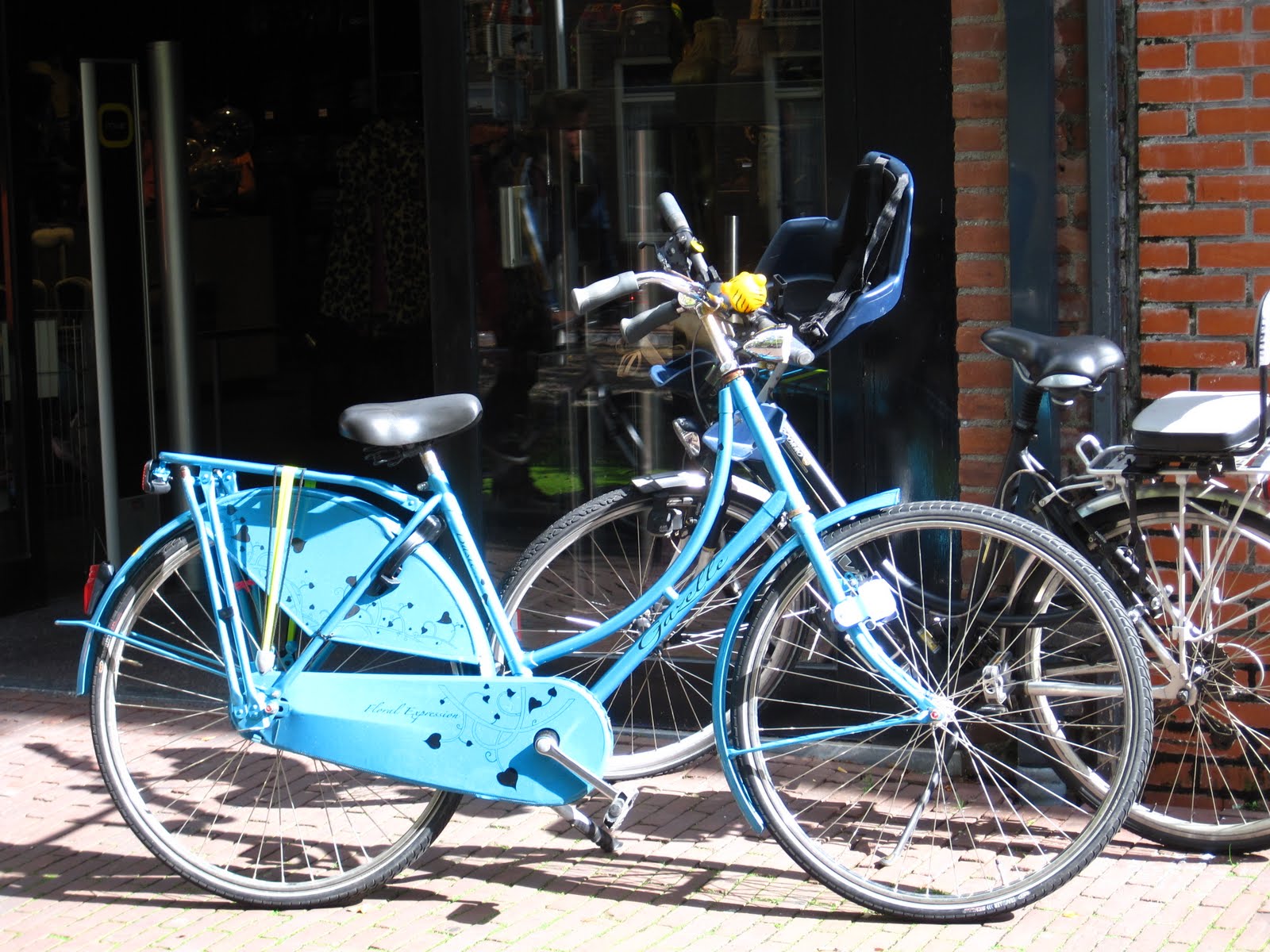 Mindy On Tour: Dutch Bicycles + More